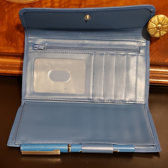 Buxton | Bags | Wallet For Women By Buxton | Poshmark